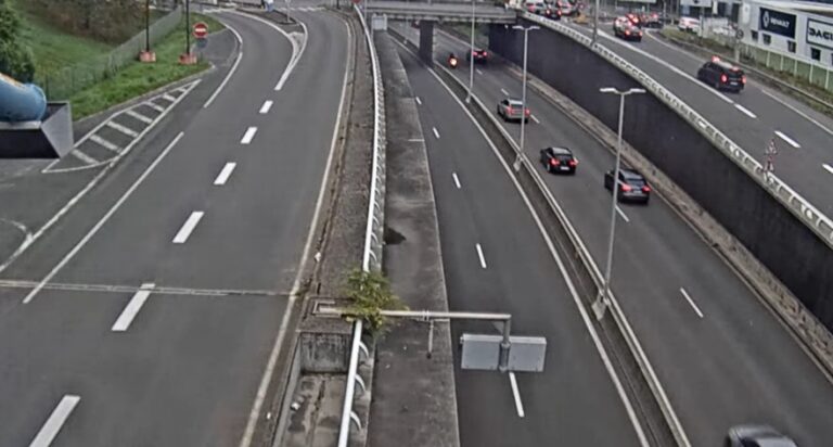 Abbey Road Crossing Live Camera: London’s Iconic Landmark | PanLens